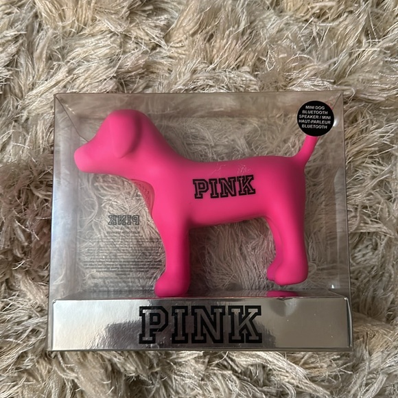 PINK Victoria's Secret | Portable Audio & Video | Niv Victorias Secret ...